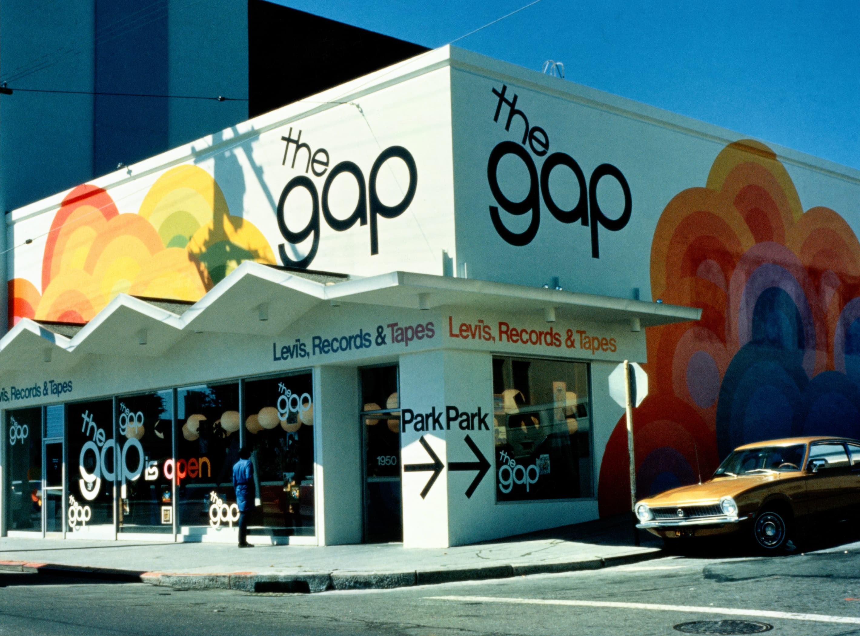 Gap(GAP.US)涨半成 将推出美容产品