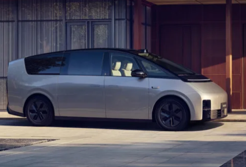 Li Xiang's first electric SUV, the i8: featuring a smaller MEGA and larger model, with a lower ...