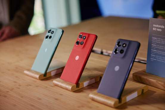 Motorola's Comeback Case: How Lenovo Revived the Growth of a Classic ...