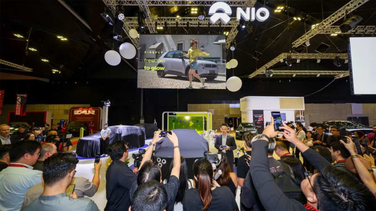 Firefly Debuts in Singapore as Nio's 1st Right-hand Drive Model Enters ...