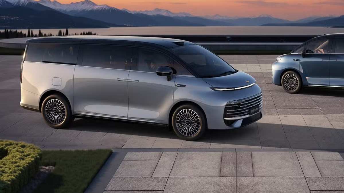 Geely Galaxy Launches V900 Extended-range MPV Starting at $38,770